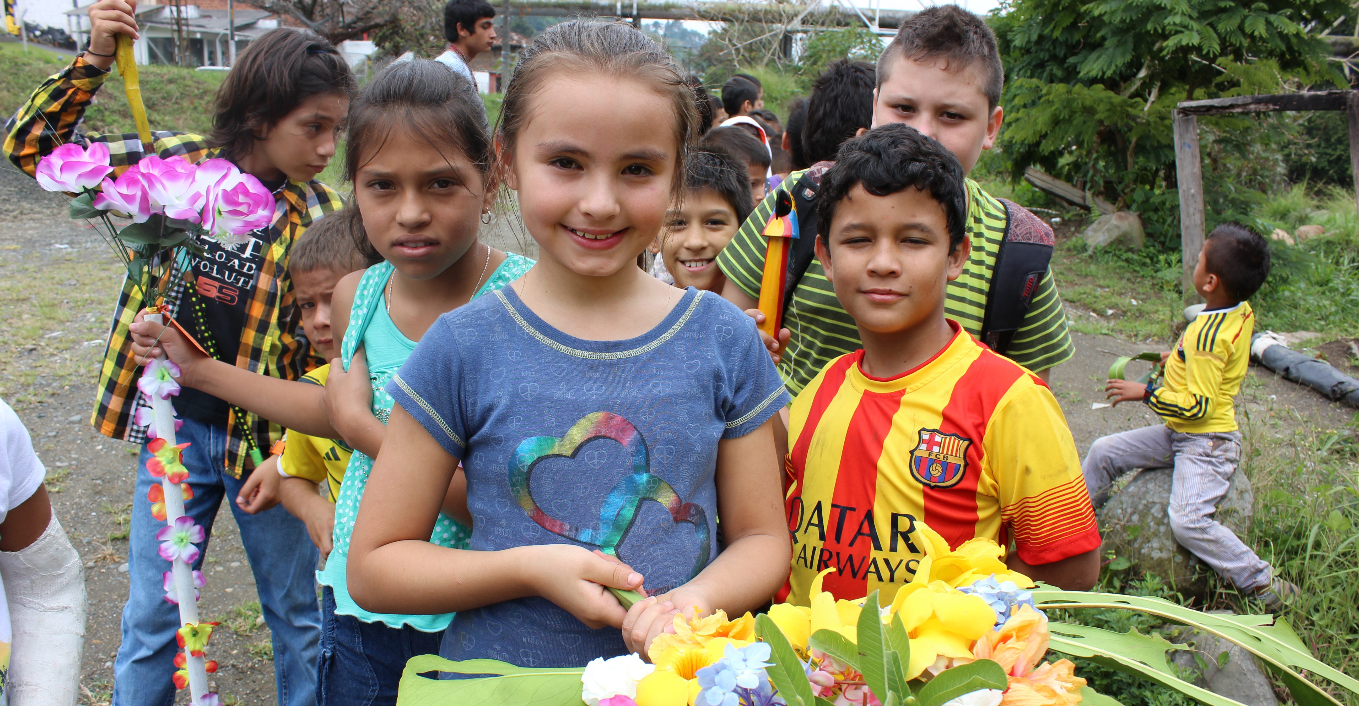 Colombie : des enfants construisent la paix avec d’anciens FARC et ...